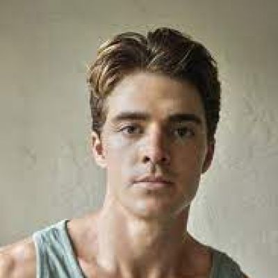 Spencer Neville | Biografía, edad, patrimonio, relación, carrera