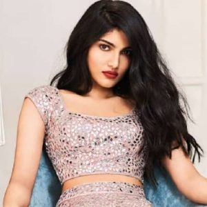 Alizeh Agnihotri- Bio, Height, Patrimonio, Boyfriend - Biografía ...