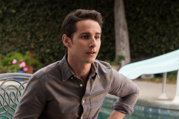 All About Kelly Blatz | Age, Patrimonio, Relationship, Career ...