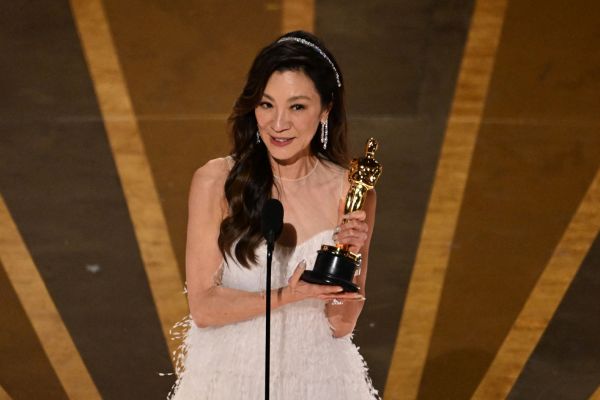 Asia celebra la victoria de Michelle Yeoh en el Oscar