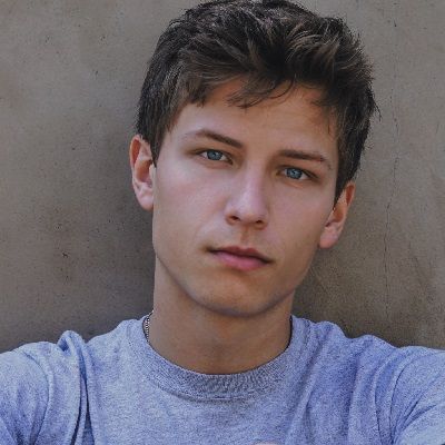 Brandon Butler - Biografía, Patrimonio, Edad, Peso, Altura, Relaciones