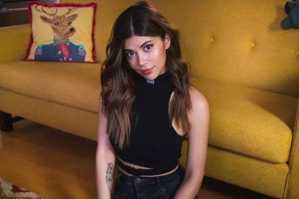 Is Gloom Married? All You Need To Know About Kassie Isabelle ...