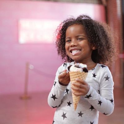 Islah Gates - Biografía, Patrimonio, Edad, Peso, Altura, Relaciones