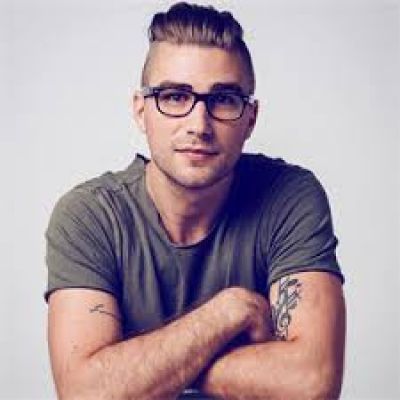 Johnny Balik - Biografía, Patrimonio, Edad, Peso, Altura, Relaciones