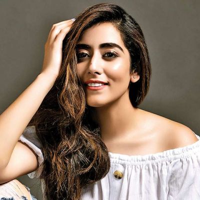 Jonita Gandhi - Biografía, Patrimonio, Edad, Peso, Altura, Relaciones