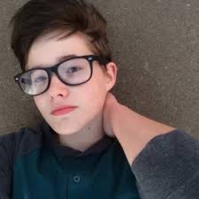 Kade Smith - Biografía, Patrimonio, Edad, Peso, Altura, Relaciones