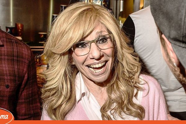 Life Of Drake’s Mother Sandi Graham: Some Untold Facts - Biografía, Patrimonio, Edad, Peso ...