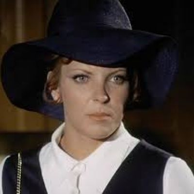 Lone Fleming - Biografía, Patrimonio, Edad, Peso, Altura, Relaciones