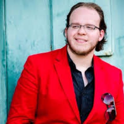 Lucas Holliday - Biografía, Patrimonio, Edad, Peso, Altura, Relaciones