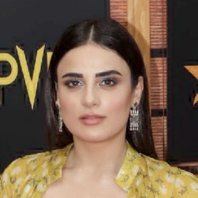 Maria Paris - Biografía, Patrimonio, Edad, Peso, Altura, Relaciones