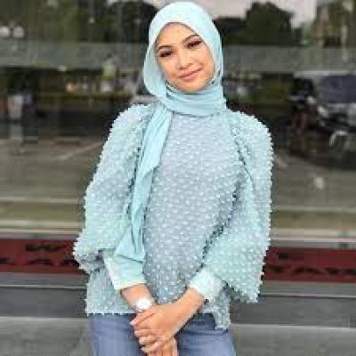 Nabila Razali - Biografía, Patrimonio, Edad, Peso, Altura, Relaciones