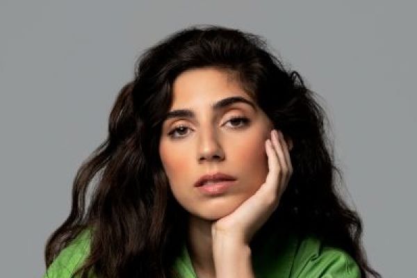 Zoe Hochbaum Wiki: What’s Her Ethnicity? Family And Age Explore ...